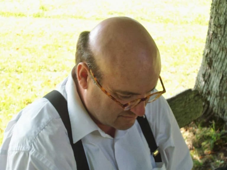 Brave Child Shaves Head in Solidarity With Balding Father – WordBrothel